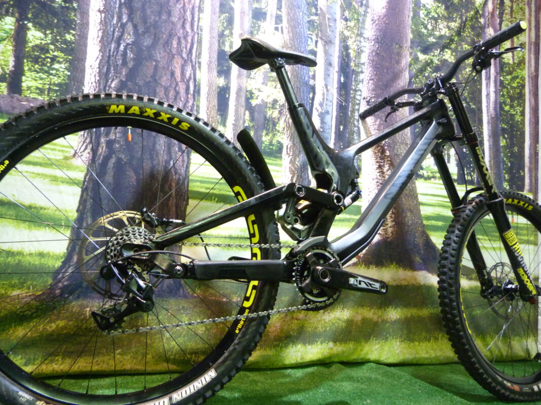 2019 Canyon Sender CF CARBON Downhill Full Suspension Mountain Bike 18 ...